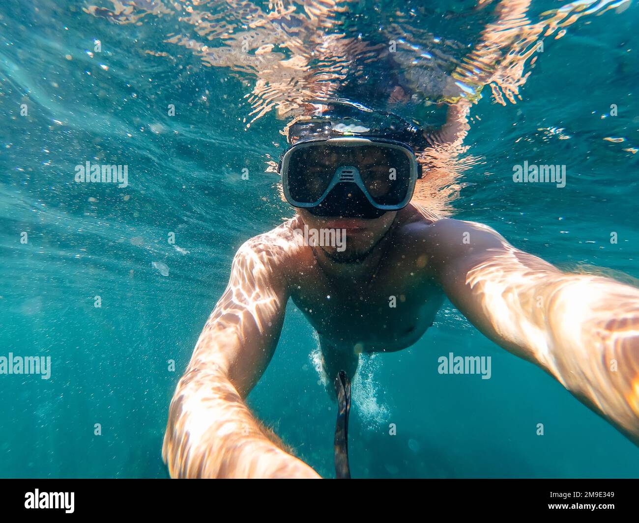 Man diving (face on) hi-res stock photography and images - Alamy