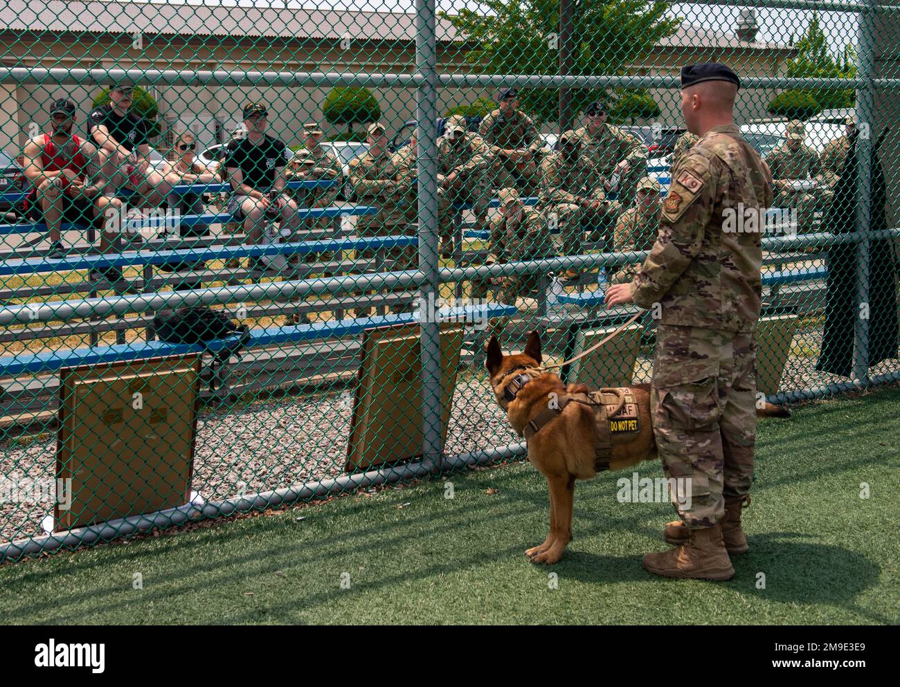 Crow police hi-res stock photography and images - Alamy