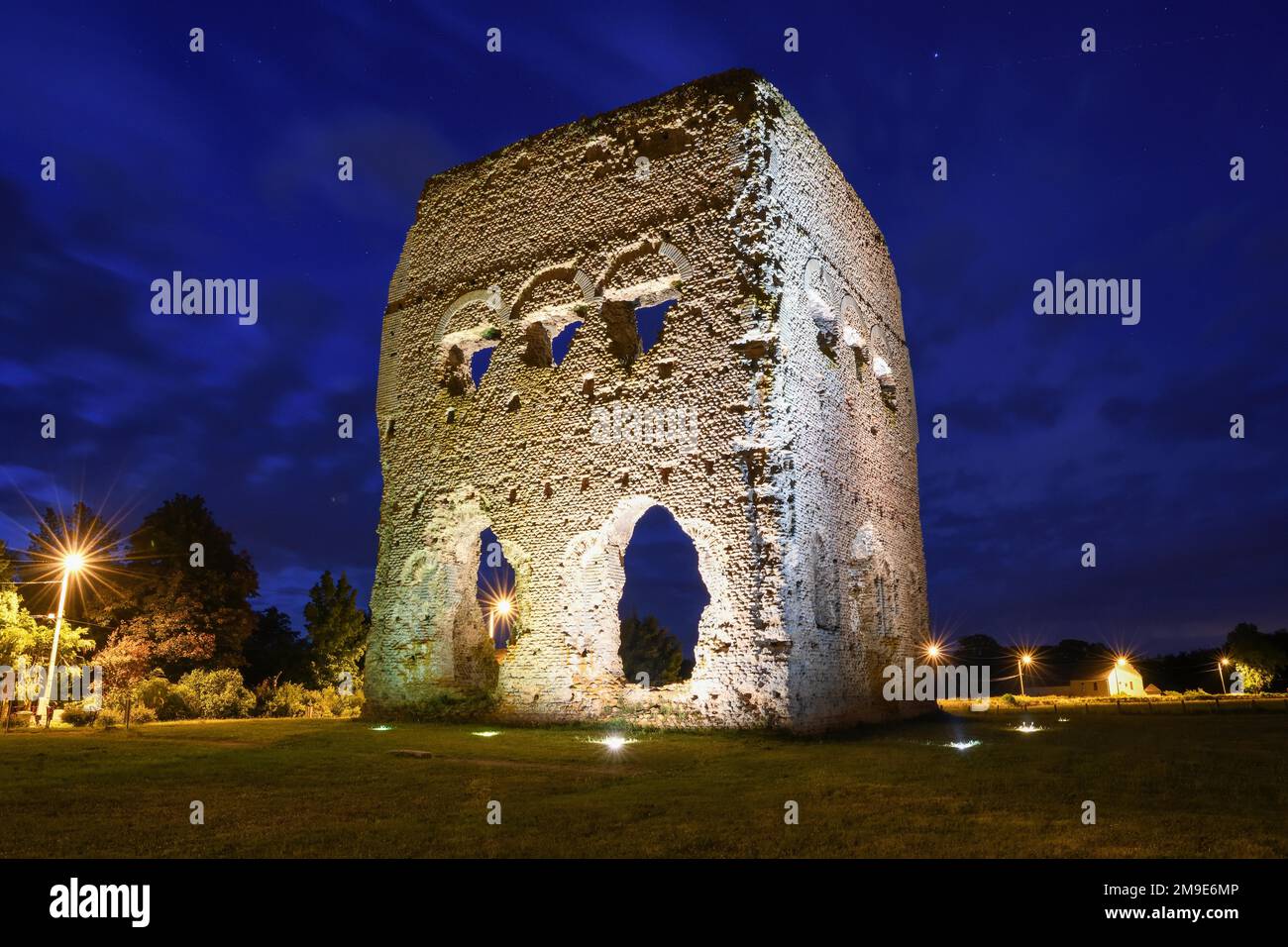Temple of Janus, first-century tower, blue hour, blue hour, Autun ...