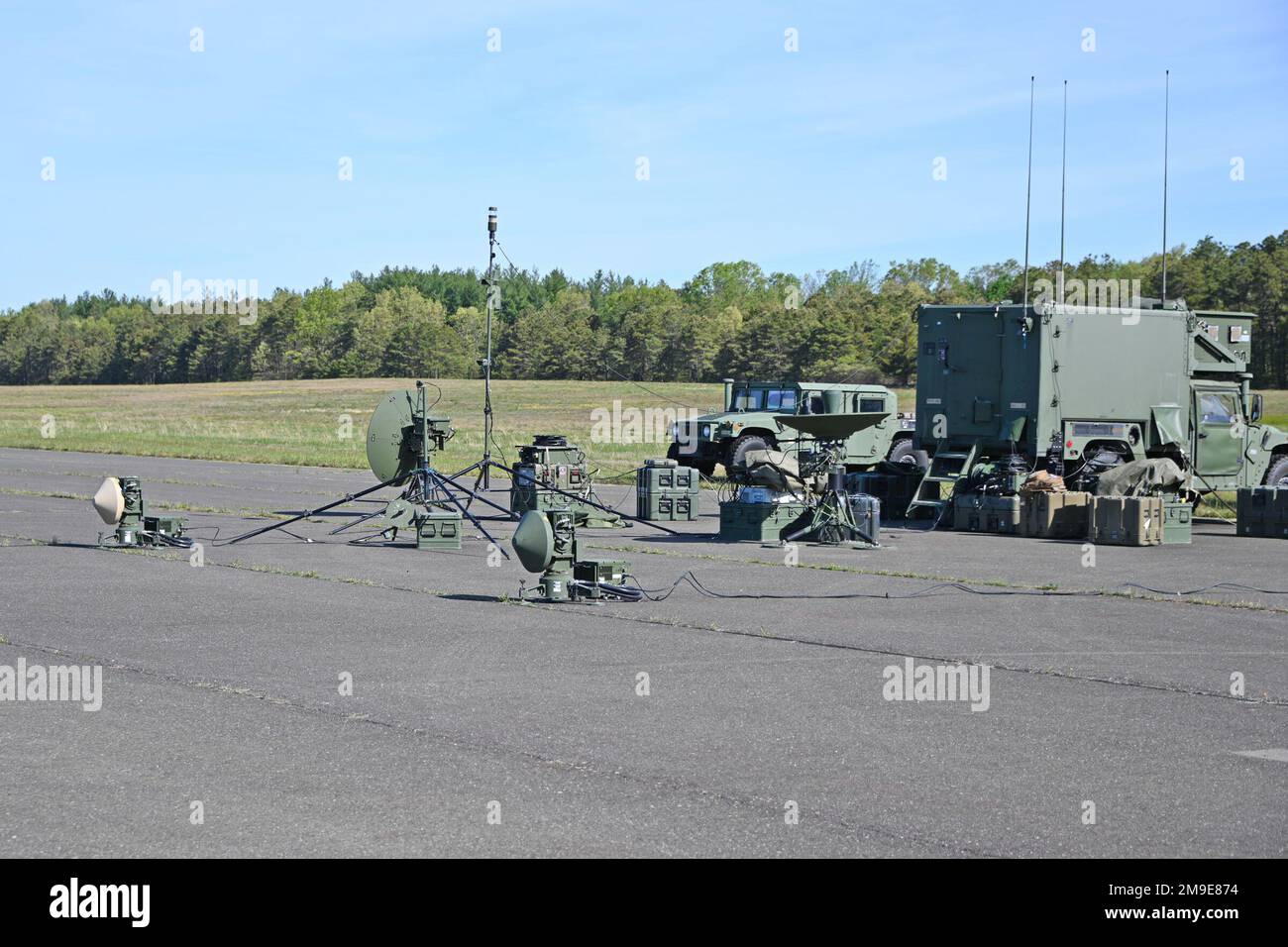 The soldiers of the 1st DET / 104th BEB (BRIGADE ENG BATTALLION) are ...