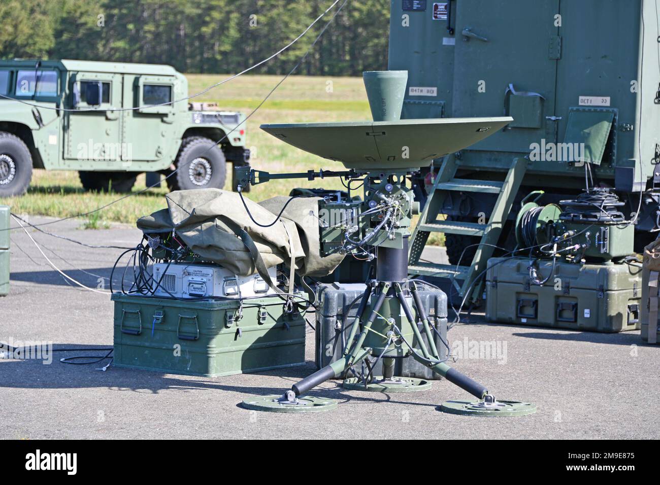 The soldiers of the 1st DET / 104th BEB (BRIGADE ENG BATTALLION) are ...