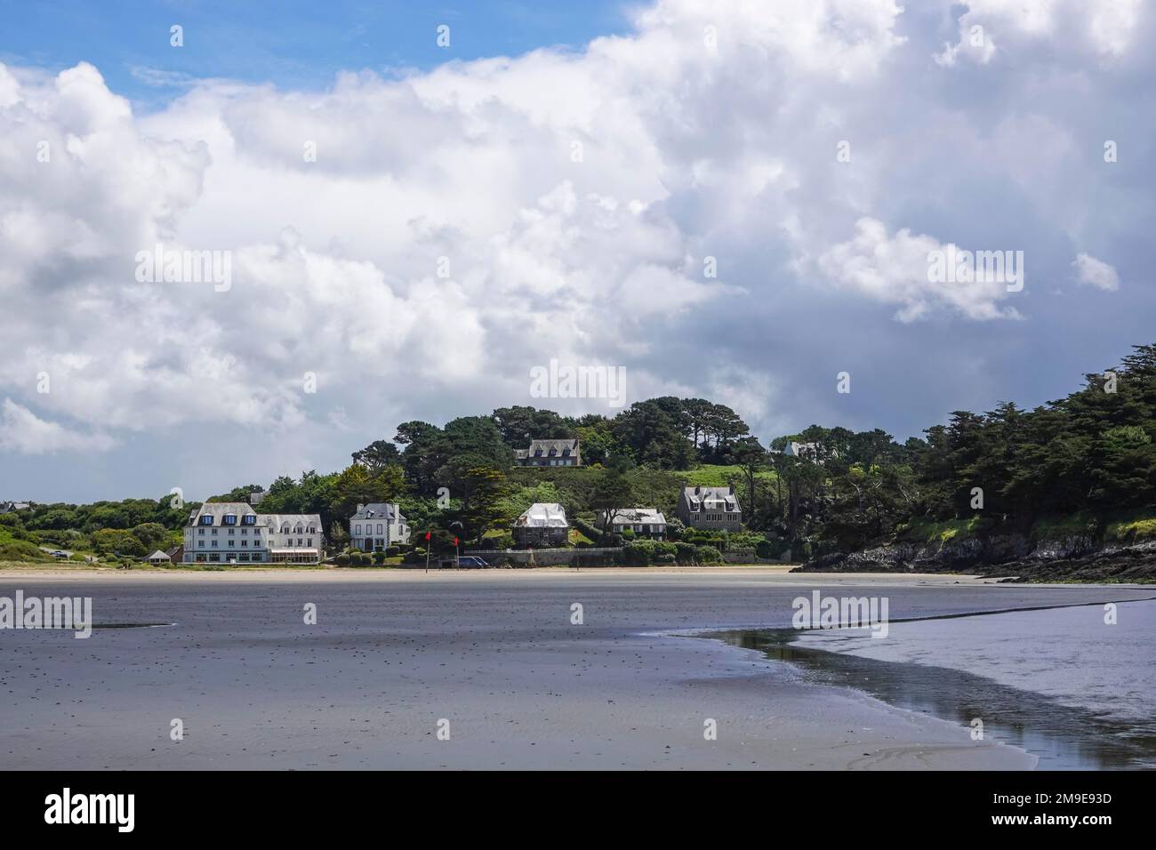 Sainte-Anne-la-Palud sandy beach at low tide, Plonevez-Porzay ...