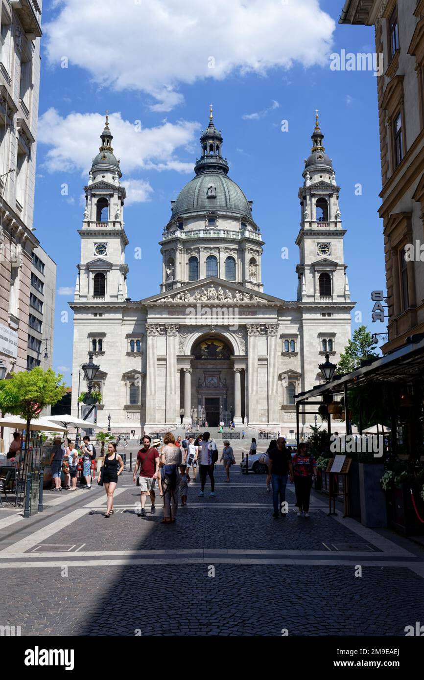 Zrinyi utca, St Stephen's Basilica, Budapest V. keruelet, Budapest ...
