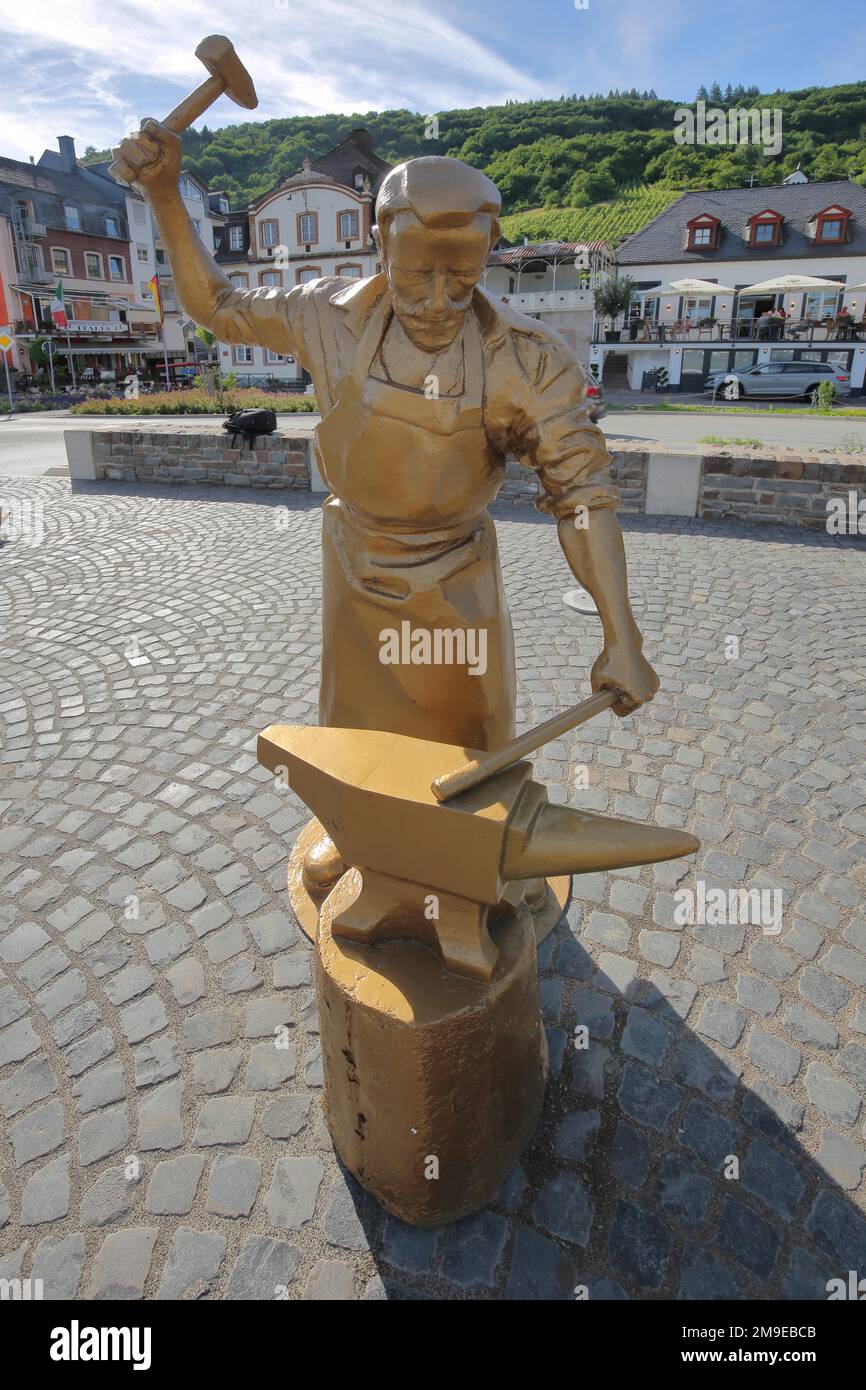 Golden hammer hi-res stock photography and images - Alamy