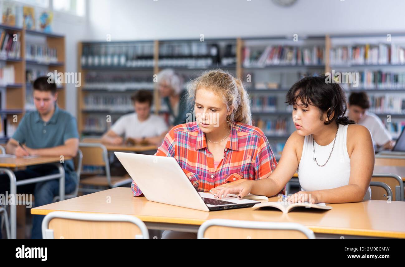 Spanish schoolgirl hi-res stock photography and images - Alamy