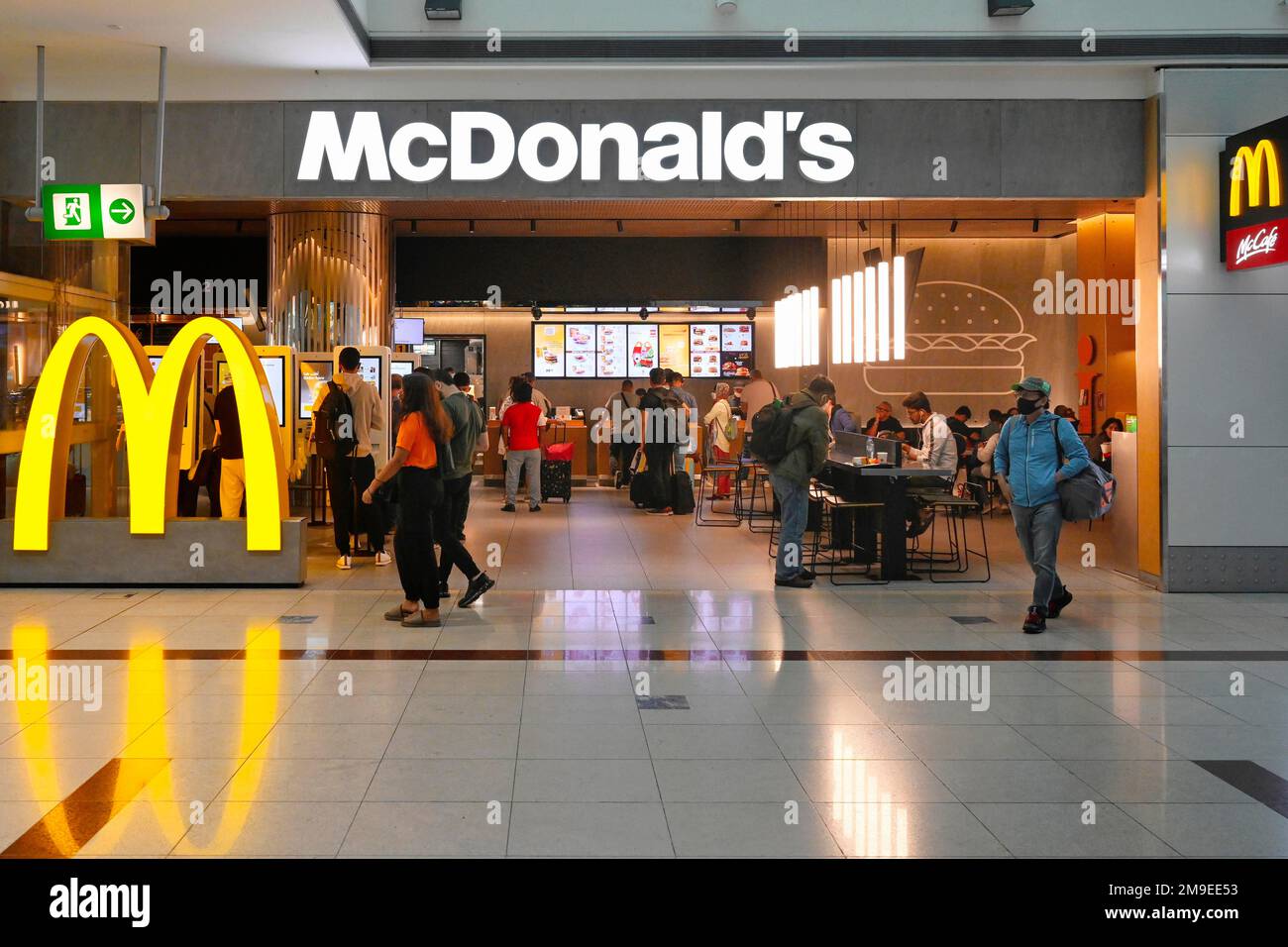 McDonalds Restaurant, Dubai, UAE Stock Photo - Alamy McDonalds Restaurant, Dubai, UAE Stock Photo - Alamy