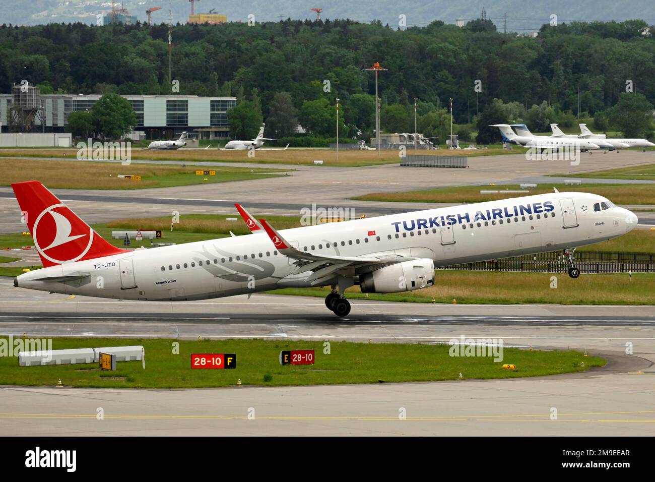 Aircraft Turkish Airlines, Airbus A321-200, TC-JTO, Zurich Kloten ...