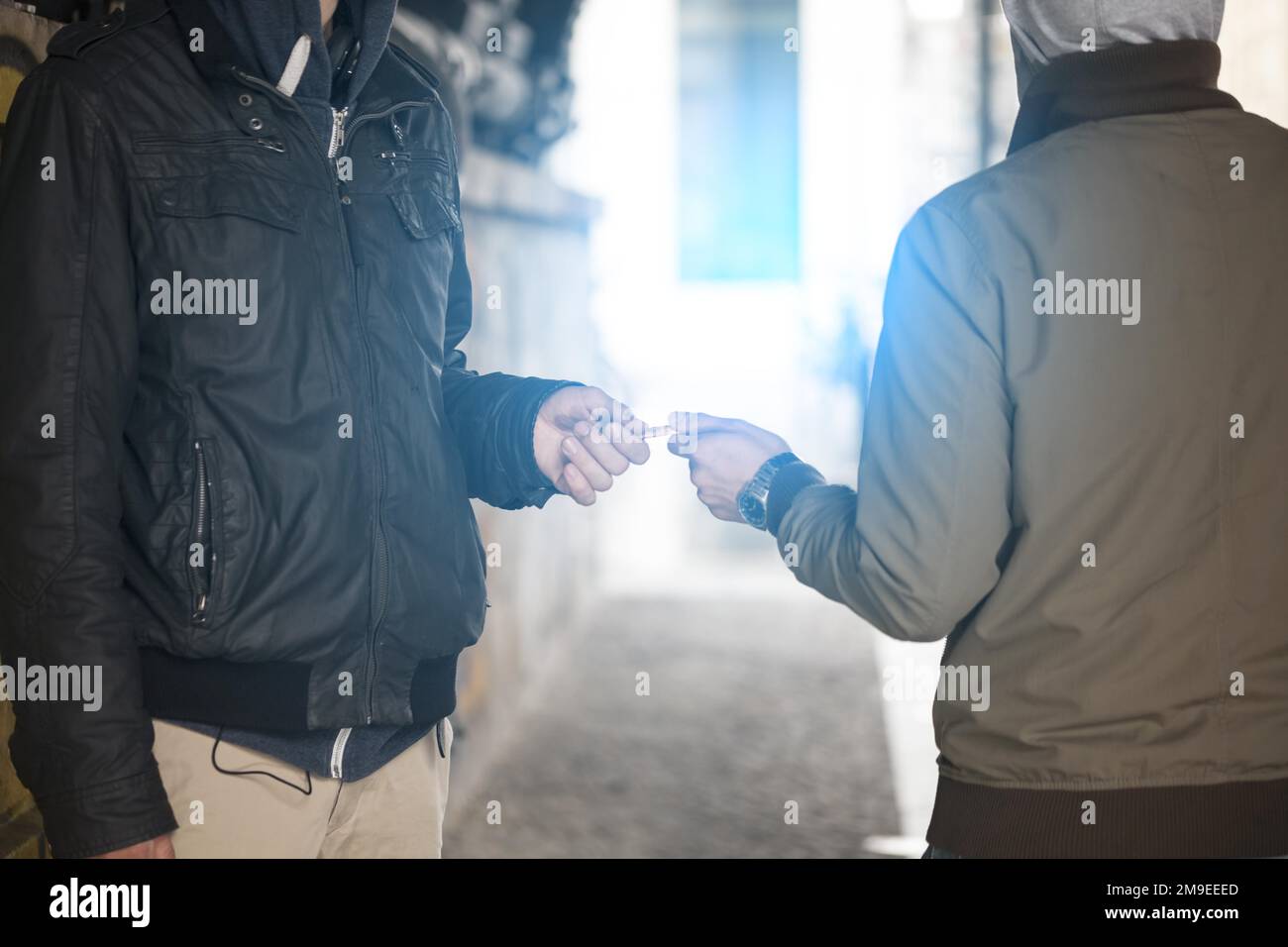 Young people dealing drugs, symbol photo drug trafficking Stock Photo ...