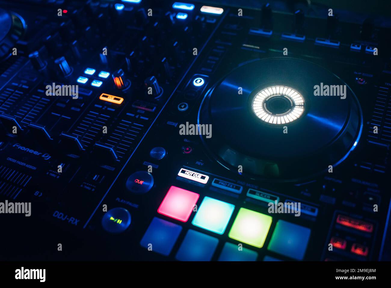 Playing music dancing mixing desk hi-res stock photography and images ...