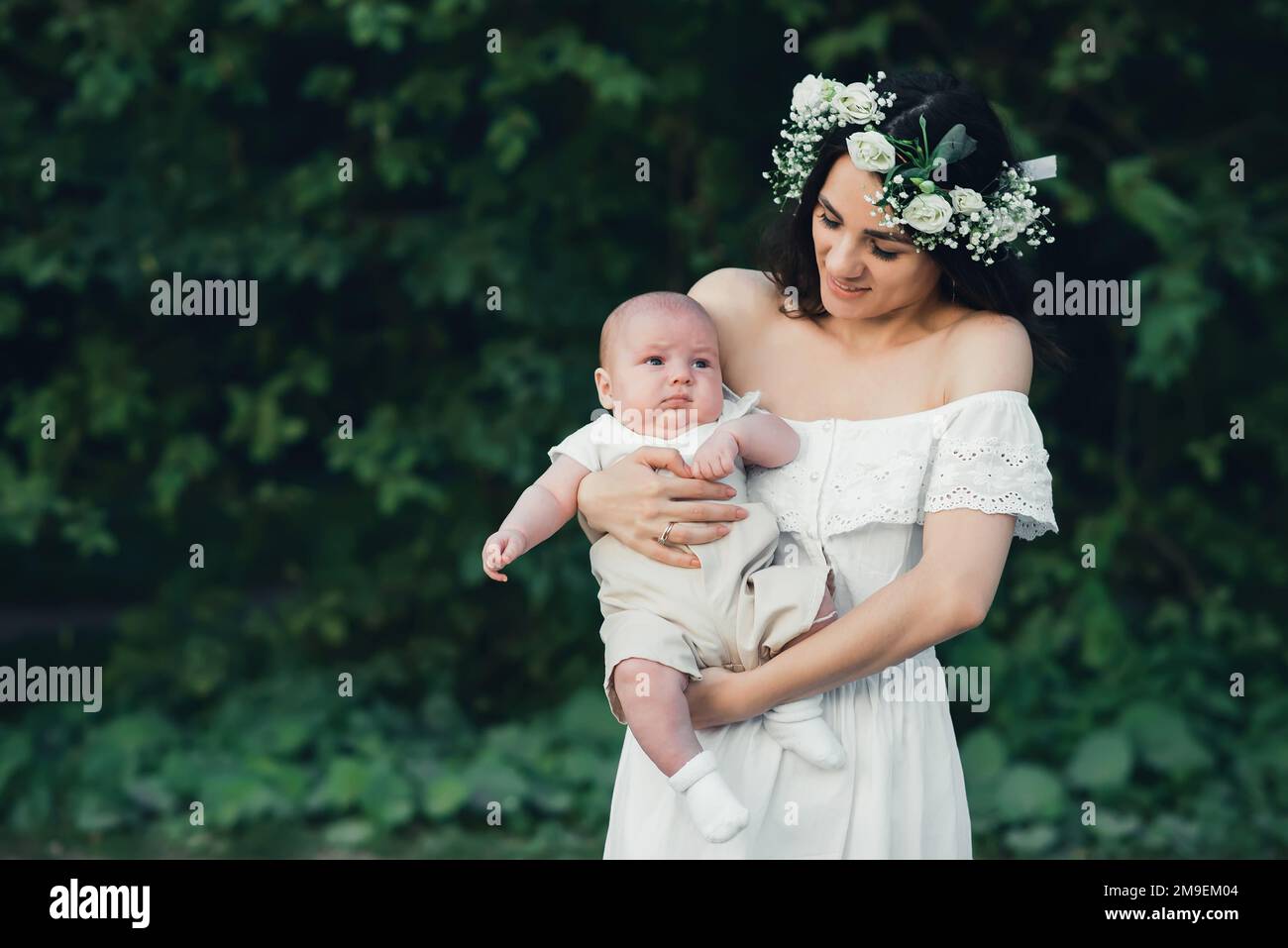 Boy hugs toddler hi-res stock photography and images - Alamy