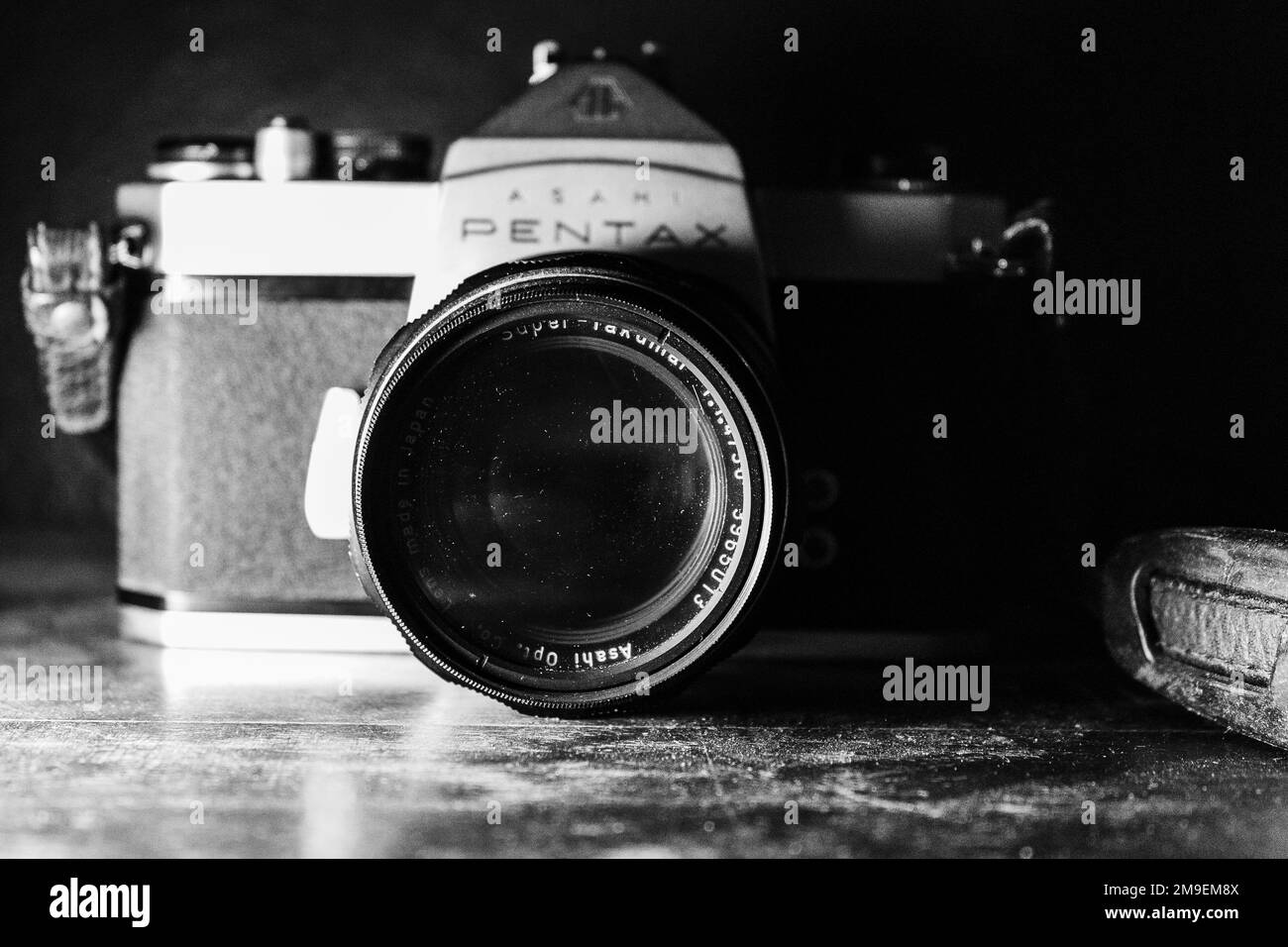 A closeup of a vintage 35mm camera shot in grayscale Stock Photo - Alamy