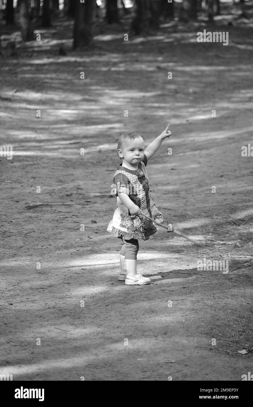 Child pointing to nature Black and White Stock Photos & Images - Alamy