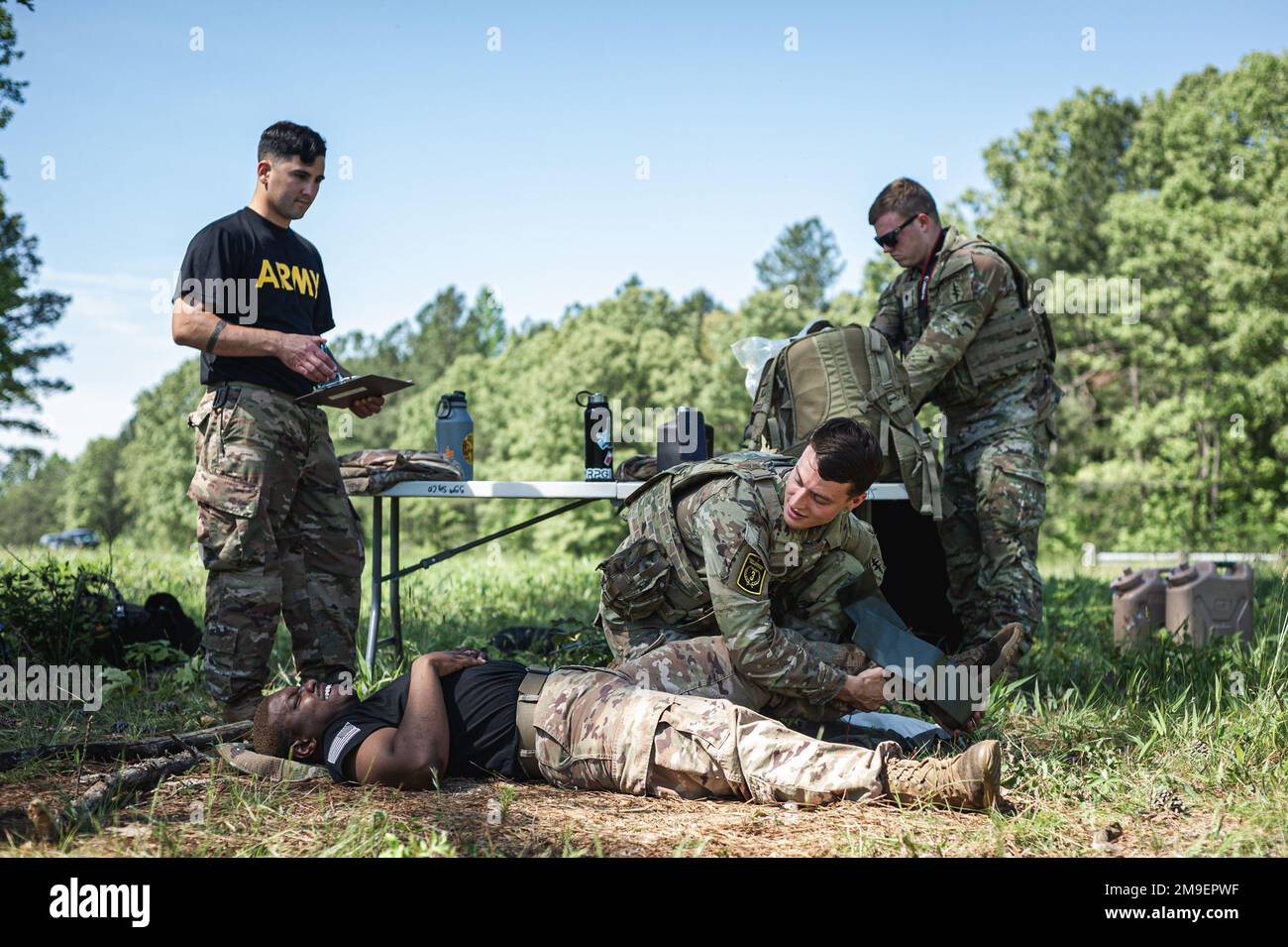 U.S. Army Spc. RJ Koreis and Spc. Mark Tellgren, assigned to 3rd ...