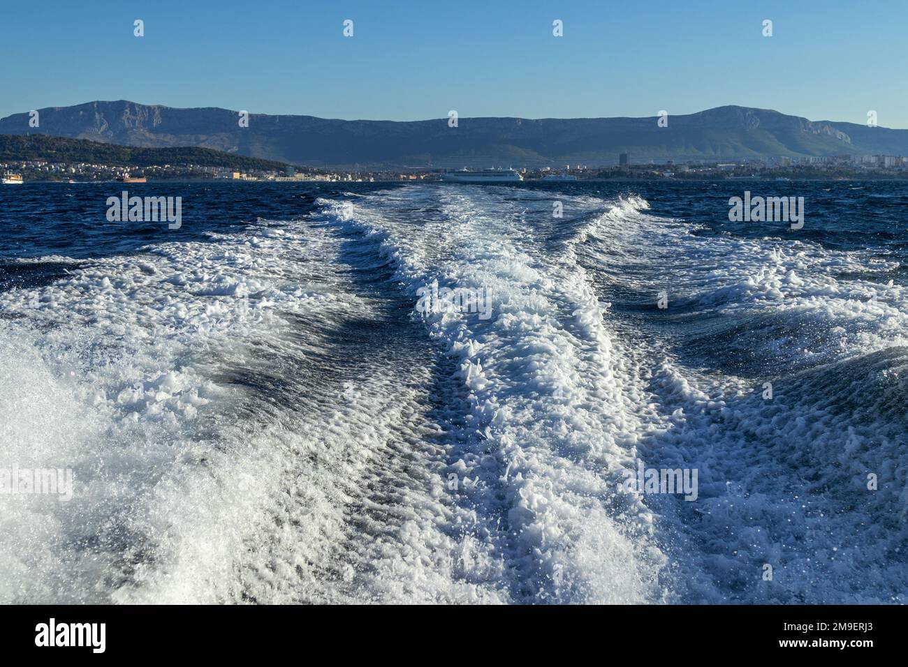 Ship trails splashes waves in hi-res stock photography and images - Alamy