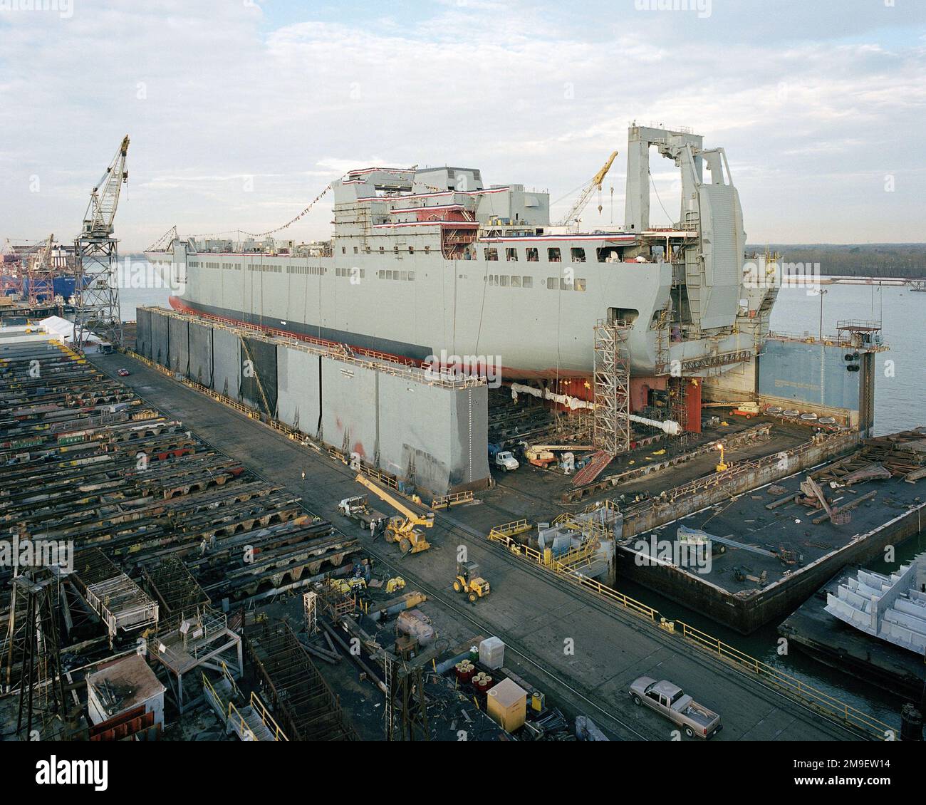 Port quarter view of the Military Sealift Command (MSC) Fast Sealift ...