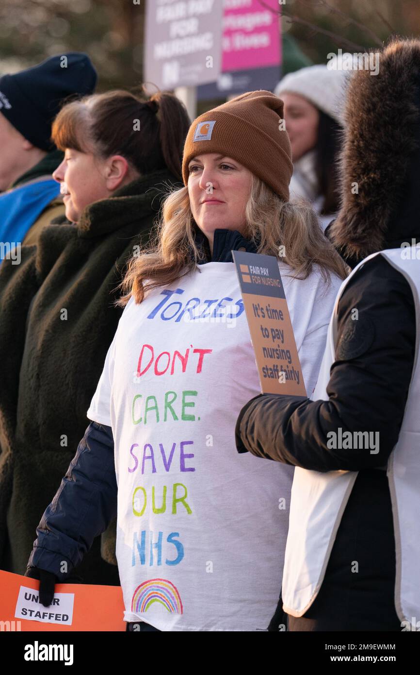 Members of the Royal College of Nursing (RCN) on the picket line ...