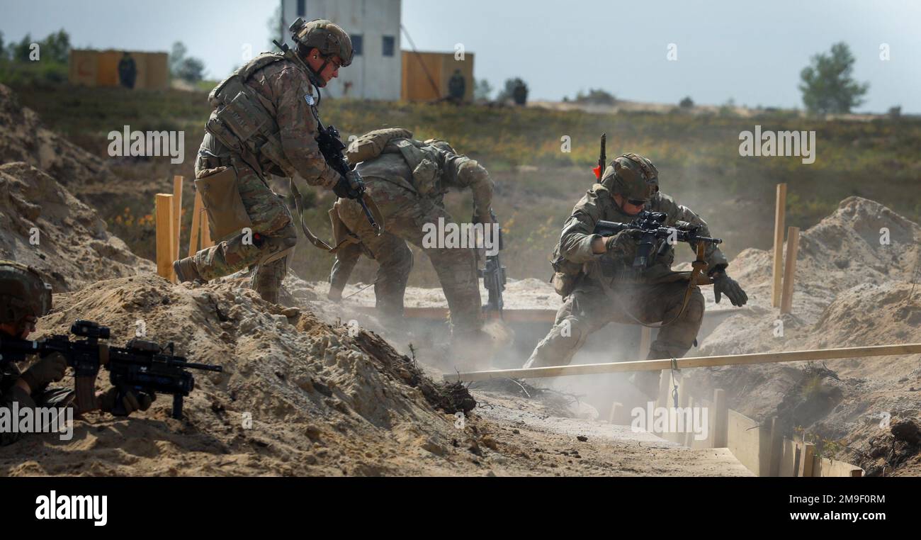 U.S. Soldiers assigned to the 1st Battalion, 8th Infantry Regiment, 3rd ...
