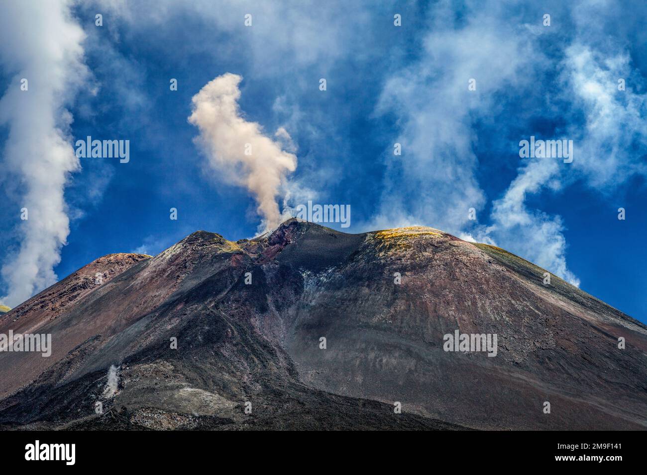 Active volcanic steam vents on Mount Etna, Europe’s highest volcano ...