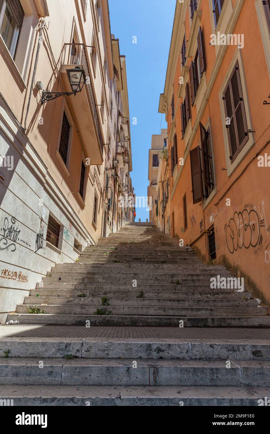 Steep flight of steps hi-res stock photography and images - Alamy