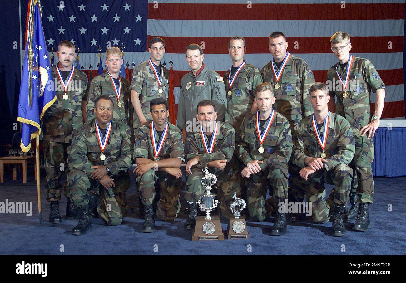 U s air force personnel pose hi-res stock photography and images - Alamy