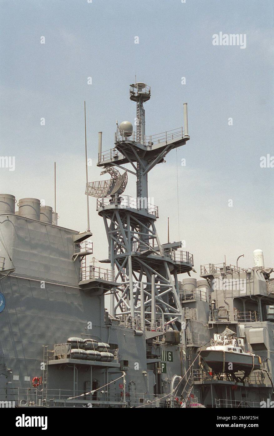 A portside view of the USS NICHOLSON (DD 982), its AN/SPS-40 2D Air ...