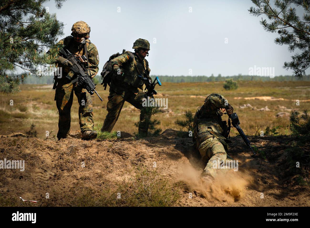 German soldiers assigned to the 212th Panzergrenadier Battalion, 21st ...