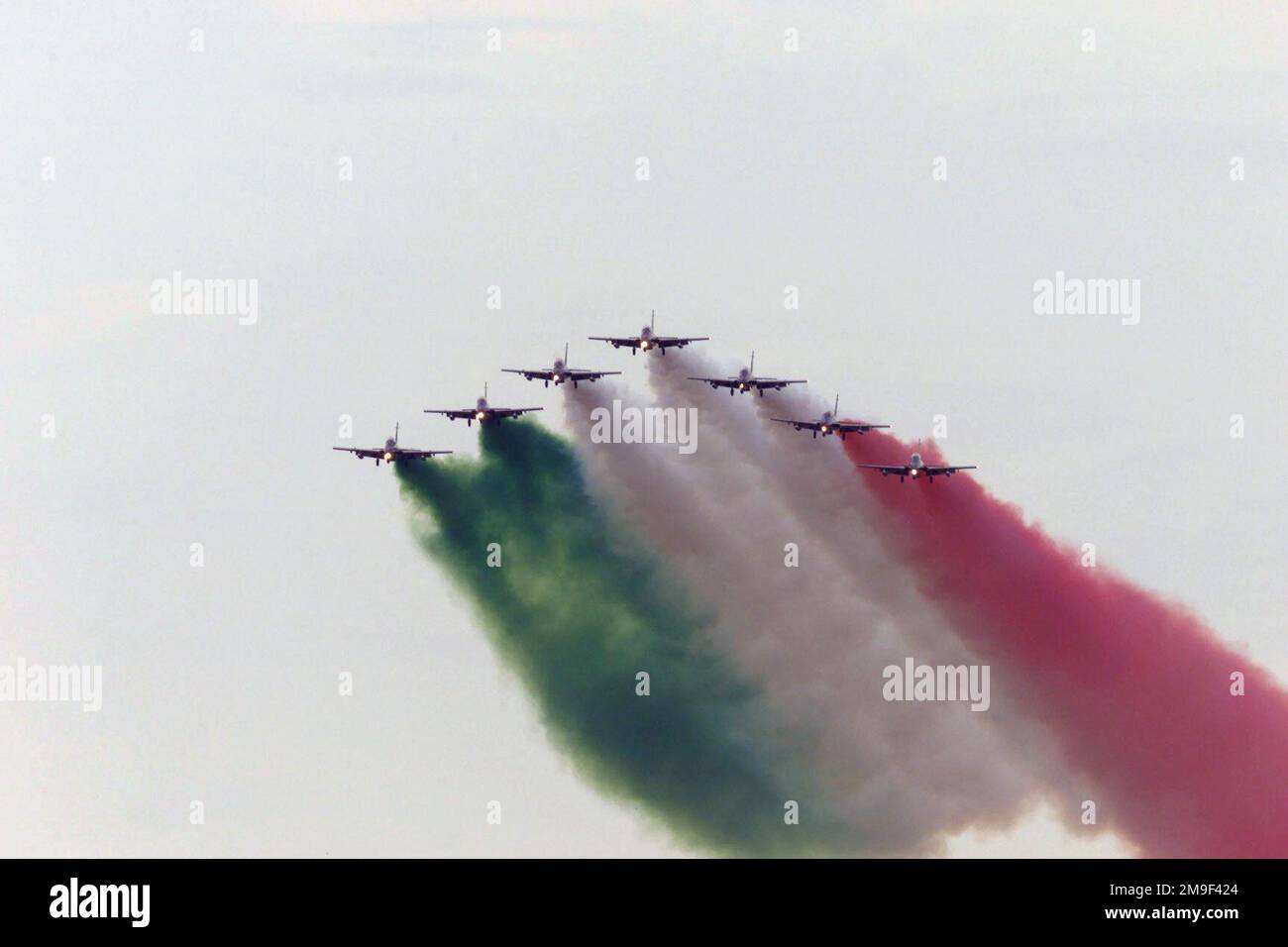 Frecce Tricolore, the Italian Air Force Aerobatic Team, does another ...