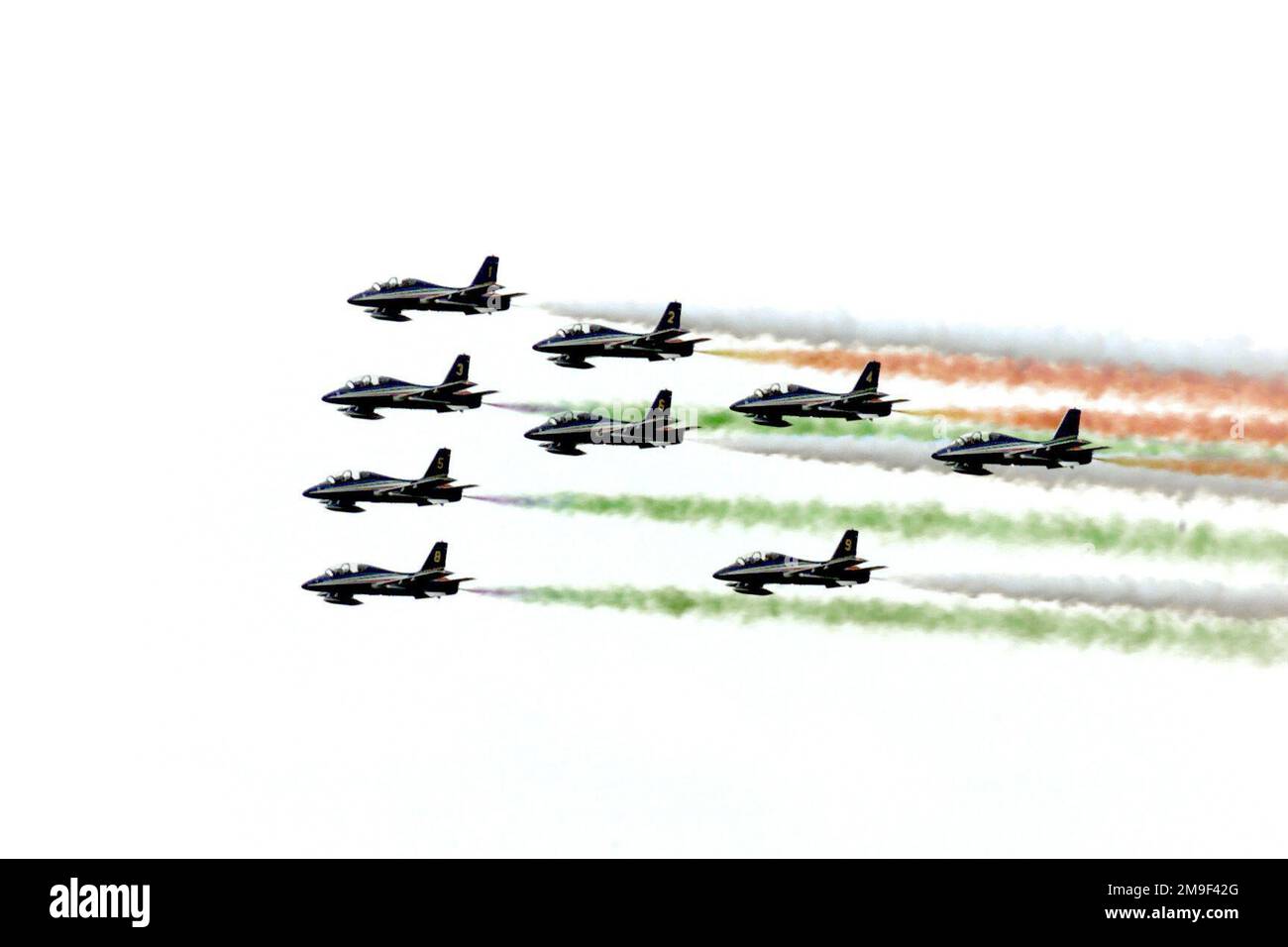 Frecce Tricolore, the Italian Air Force Aerobatic Team, does another ...