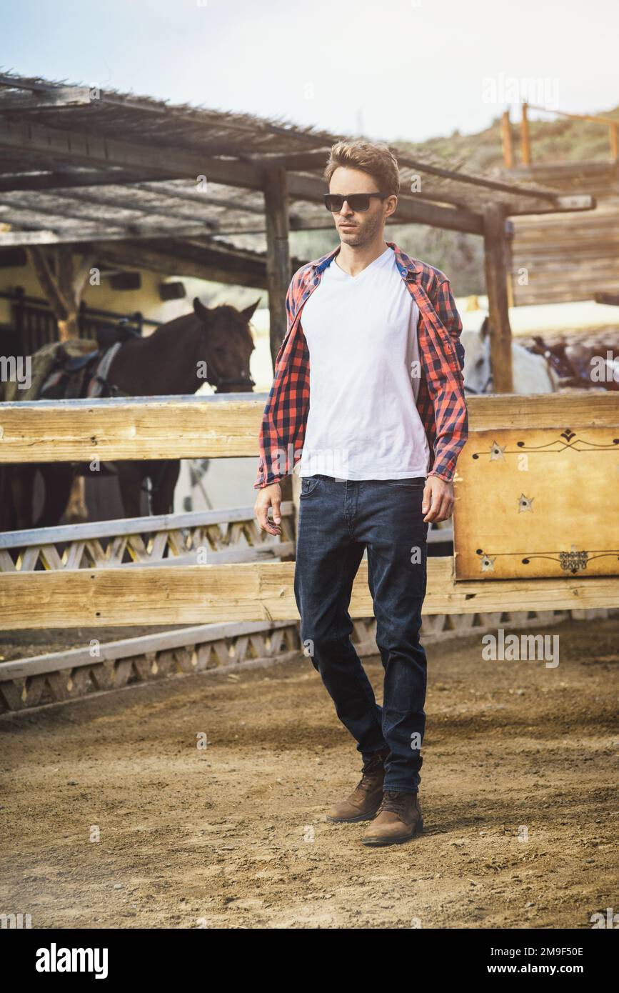 Country and western man hi-res stock photography and images - Alamy