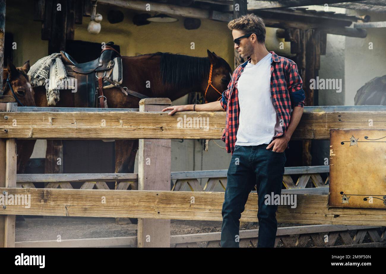 Country and western man hi-res stock photography and images - Alamy