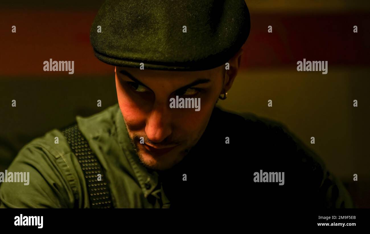 Dimly lit club hi-res stock photography and images - Alamy