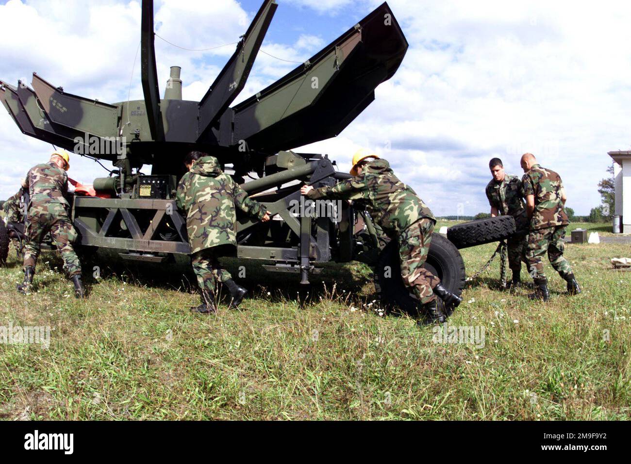 Members of the 31st Commmunications Squadron Advanced Echelon (ADVON ...