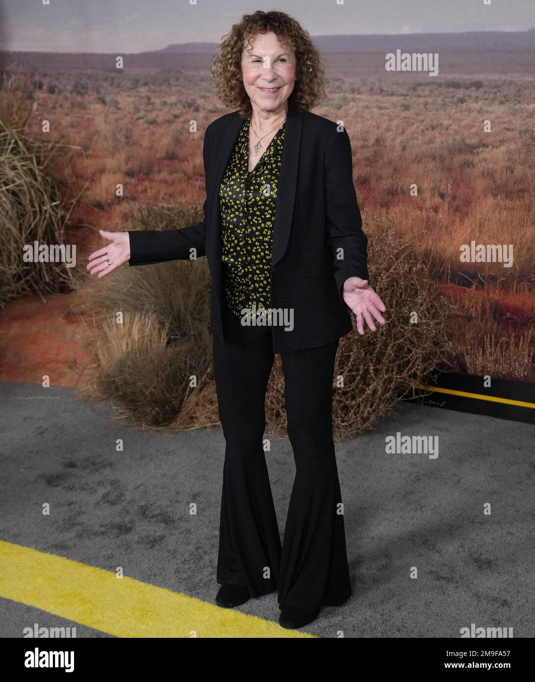 Rhea Perlman arrives at the Peacock''s POKER FACE Los Angeles Premiere ...