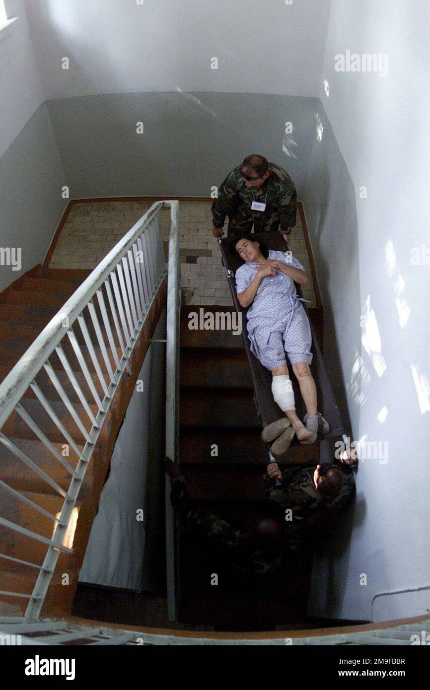 Members of the US Army 5th Special Forces Medical Unit, Fort Campbell ...