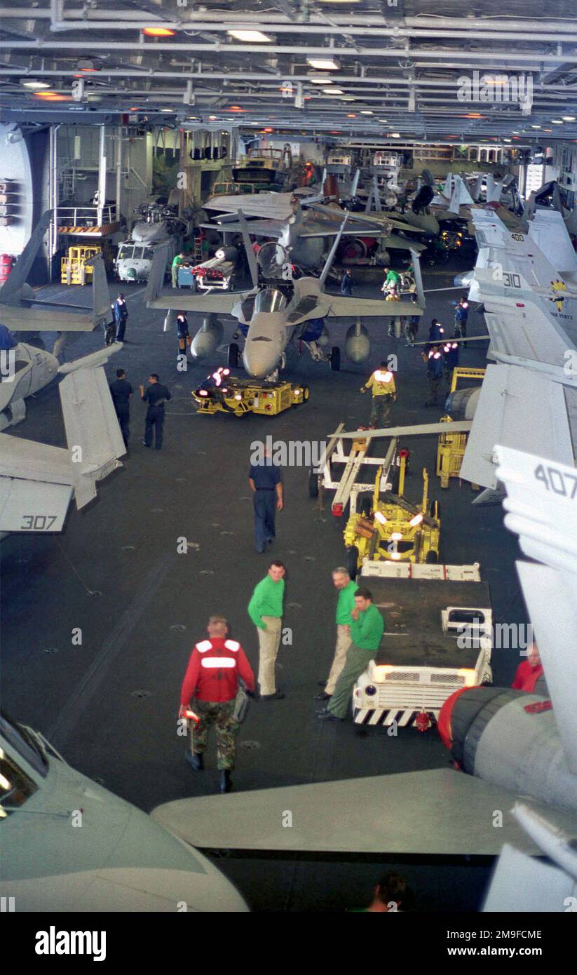 000920-N-4533L-001. Base: Uss Enterprise (CVN 65 Stock Photo - Alamy
