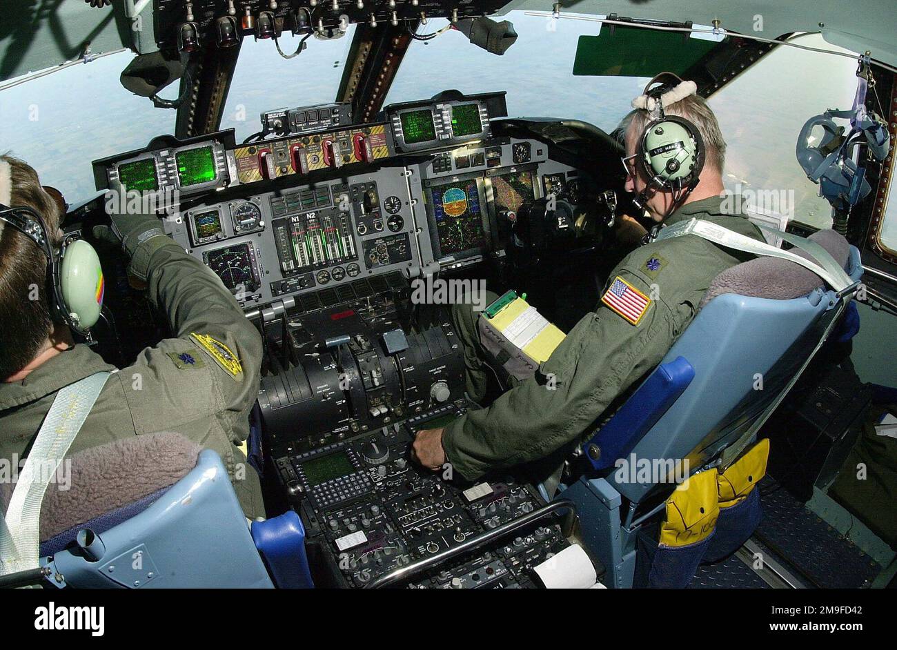 (left to right) US Air Force Lieutenant Colonel "Hawkeye" Pierce and ...