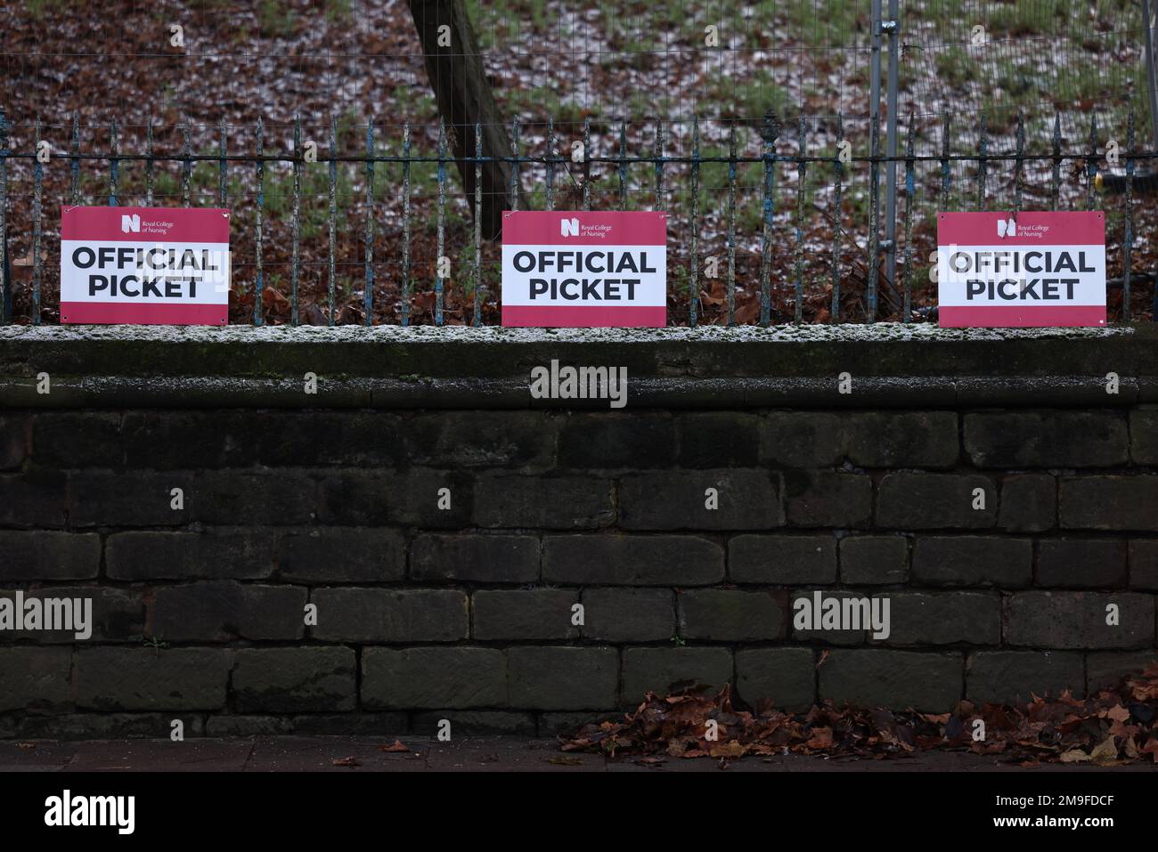 Placards at a picket line hi-res stock photography and images - Alamy