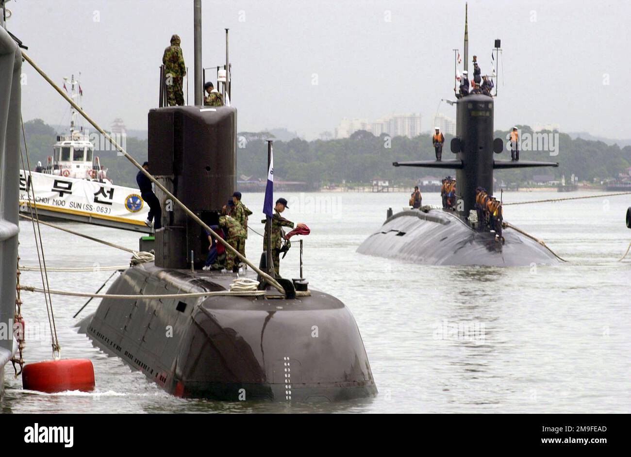 001005-N-1523C-008. Subject Operation/Series: PACIFIC REACH 2000 Base ...