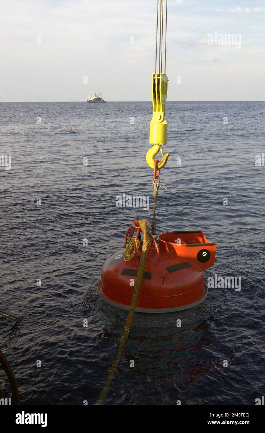 001007-N-1523C-099. Subject Operation/Series: PACIFIC REACH 2000 Base ...