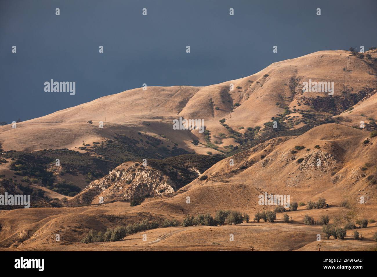 Scenic landscape of Porter Ranch in the San Fernando Valley, Los ...