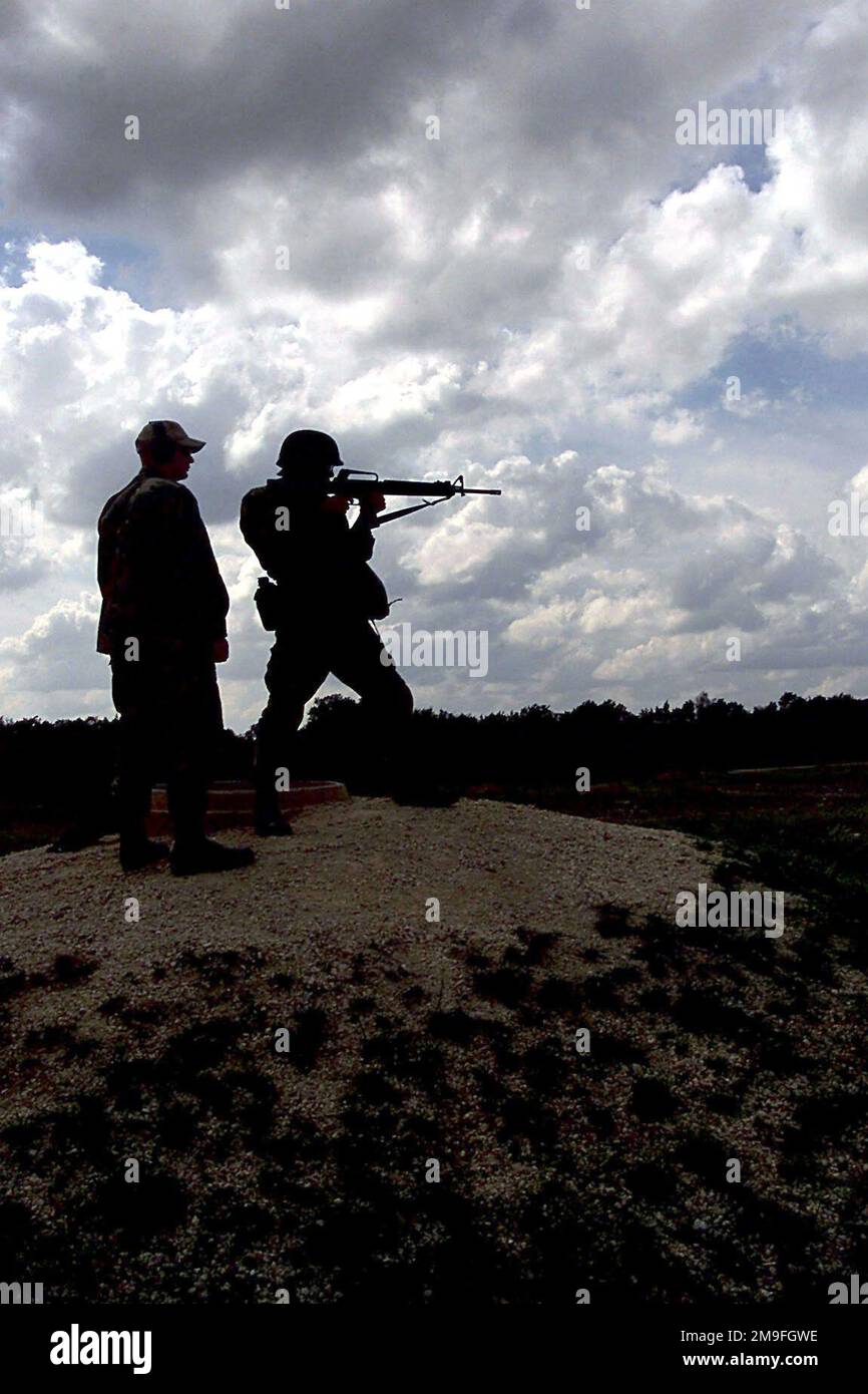 US Air Force SENIOR AIRMAN Shawn Partington (Right), Air Combat Command ...