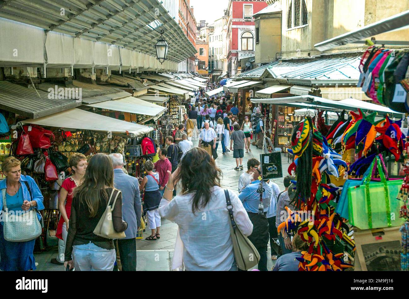 Rialto bridge shops hi-res stock photography and images - Alamy