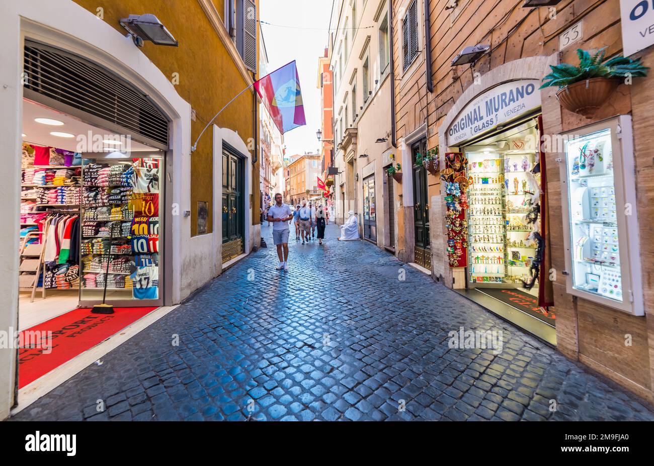 Shopping street in center rome hi-res stock photography and images - Alamy
