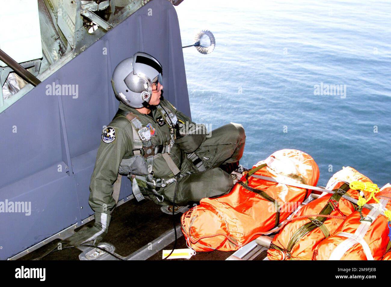 US Air Force SENIOR MASTER Sergeant Bill Wunderlin, a loadmaster with ...