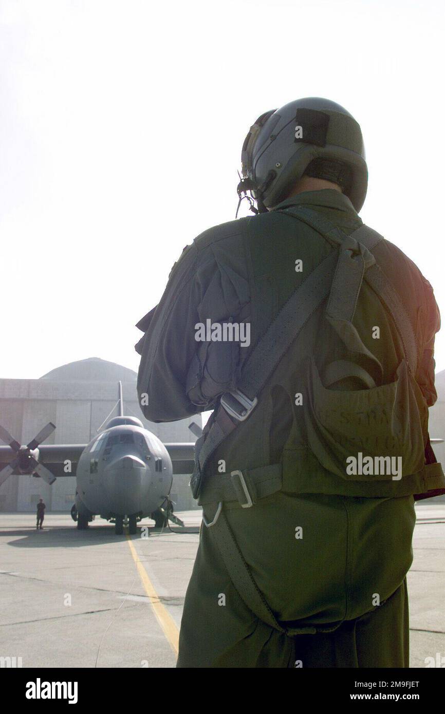 US Air Force SENIOR MASTER Sergeant Bill Wunderlin a Loadmaster in the ...