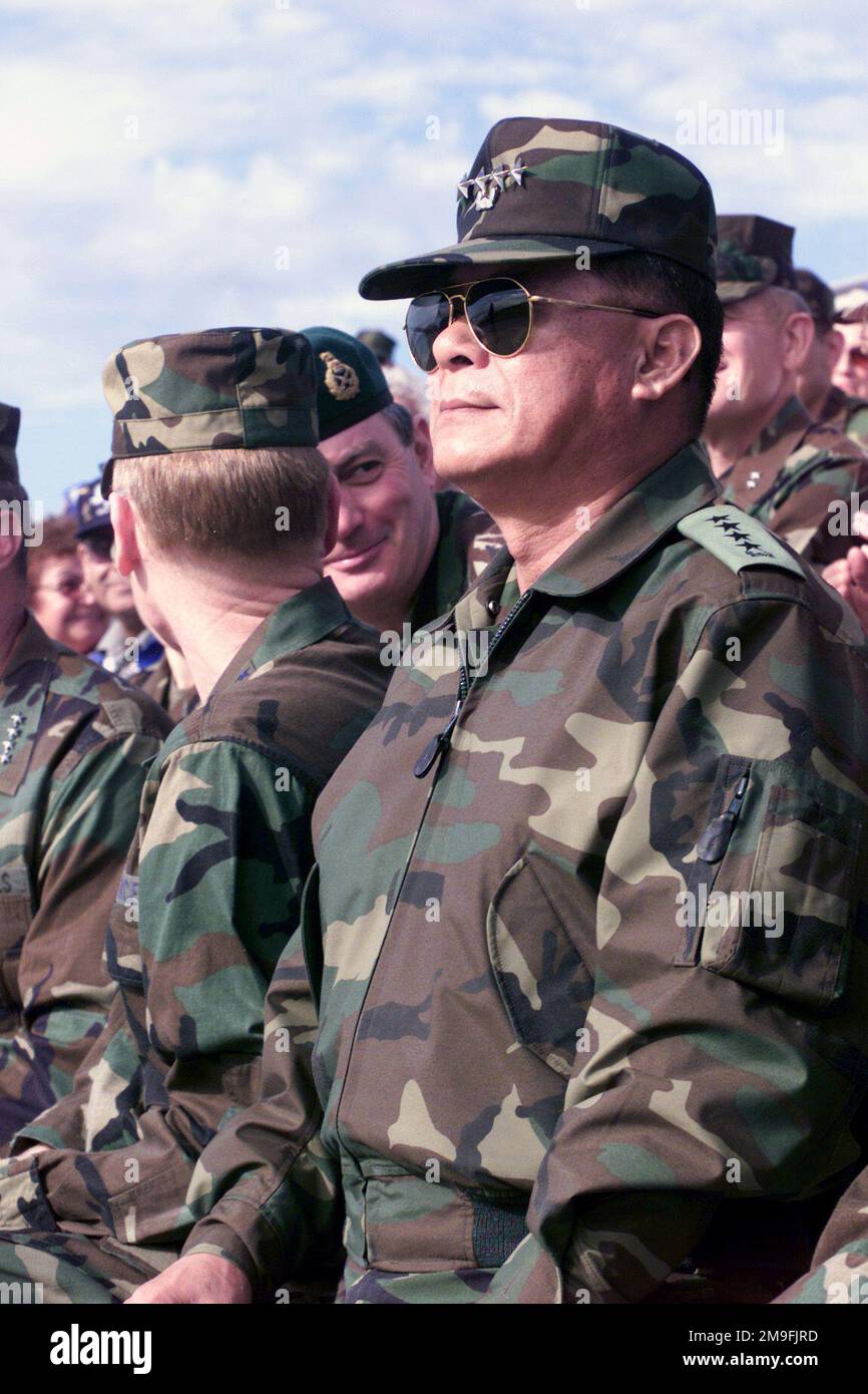 General Lee, Commadant of Republic of Korea Marines, at the ...