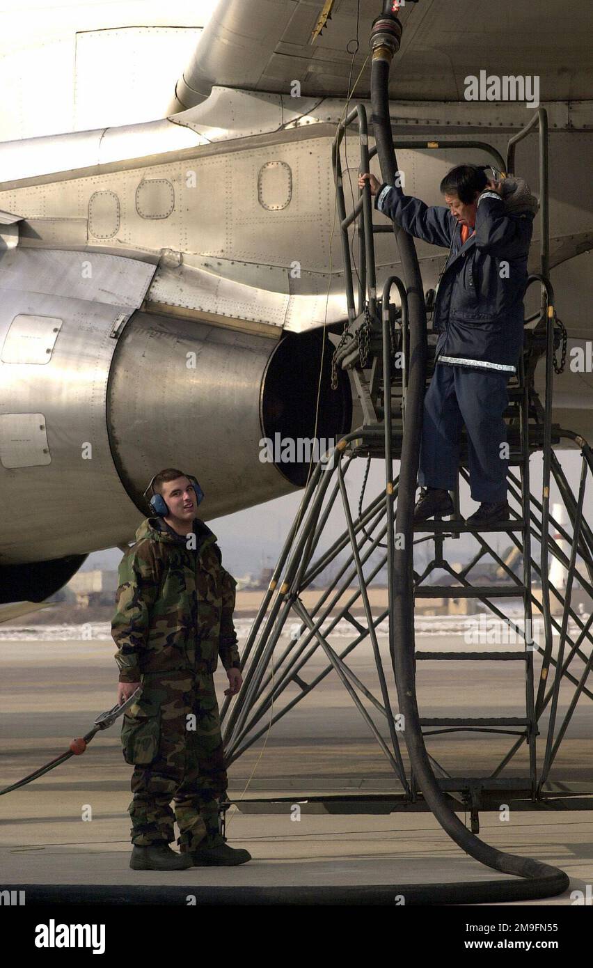 US Air Force SENIOR AIRMAN Hammond, 51st supply and Mr. Chun Han work ...