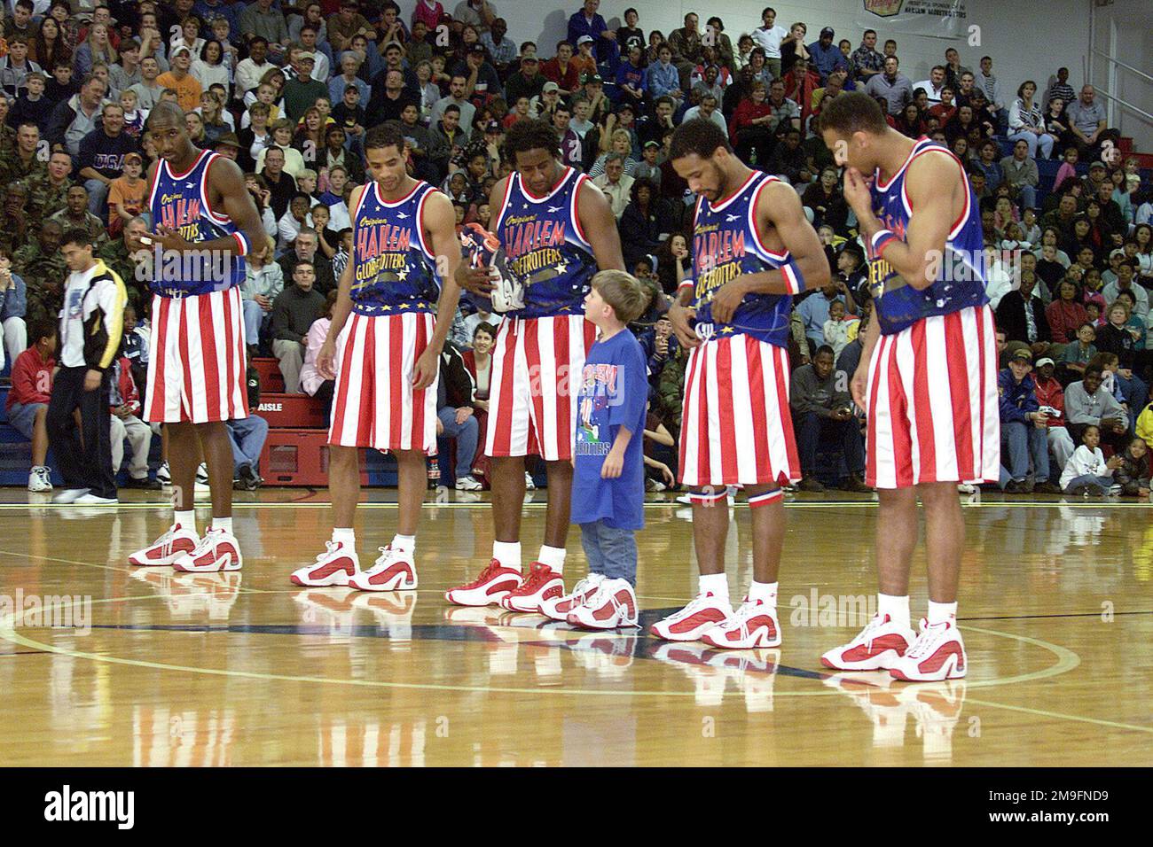 World famous harlem globetrotters hi-res stock photography and images ...