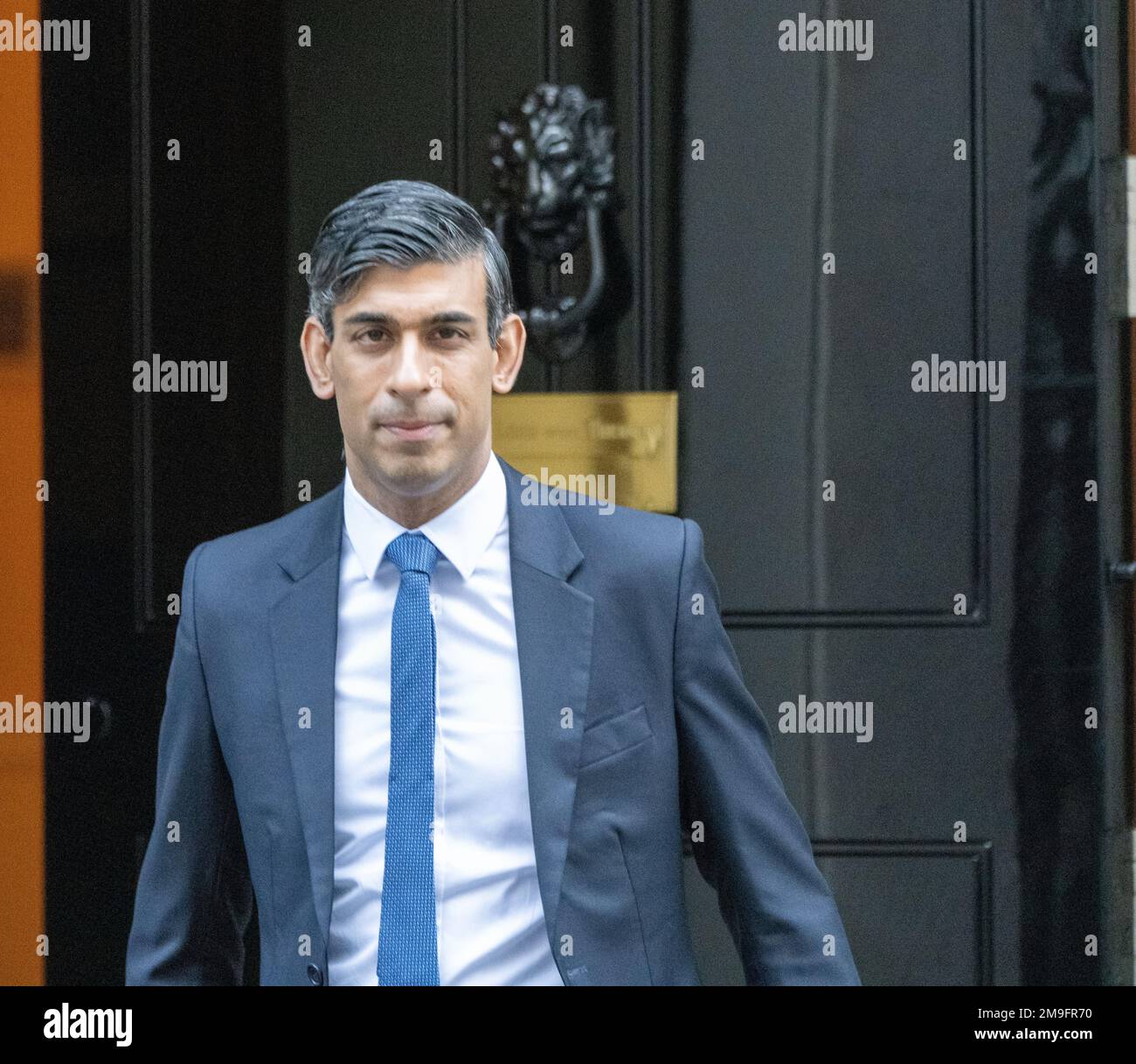 London, UK. 18th Jan, 2023. Rishi Sunak, Prime Minister, leaves 10 Downing Street for PMQ's ...