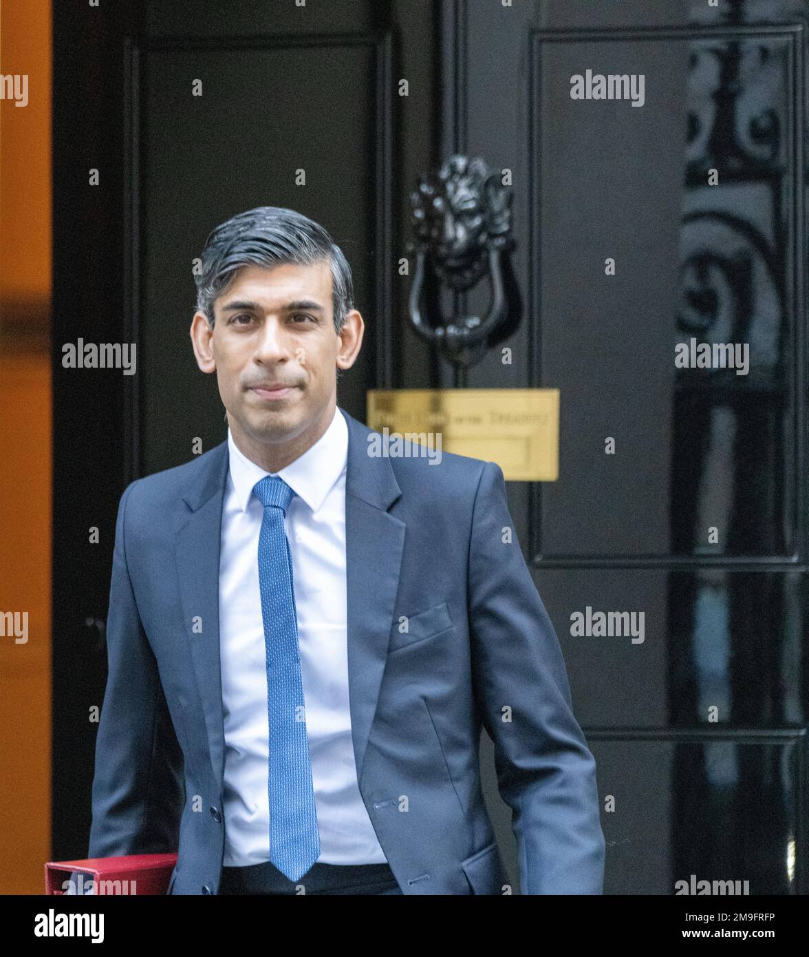 London, UK. 18th Jan, 2023. Rishi Sunak, Prime Minister, leaves 10 ...